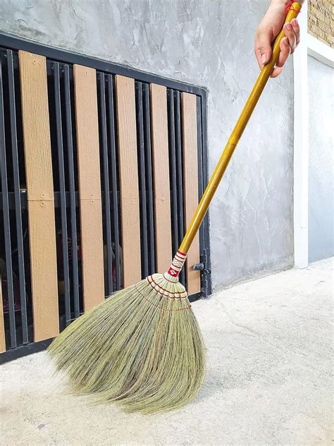 Indoor Lawn Broom With Bamboo Handled Broom For Floor Cleaningsweeping
