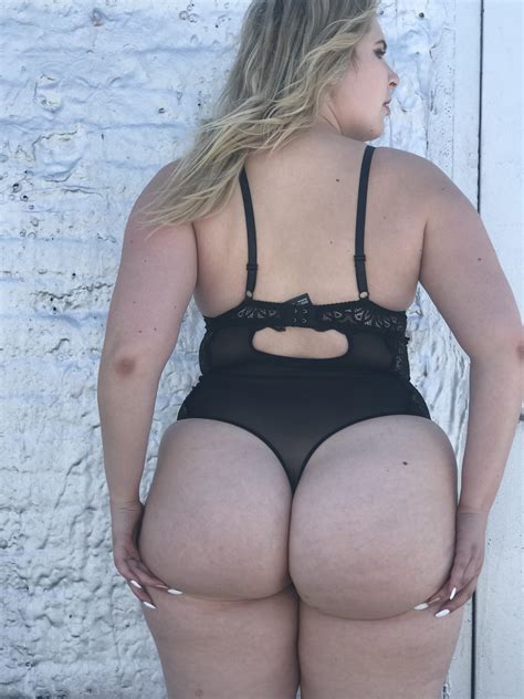 Sophie Turner Naked Voyeurflash Com