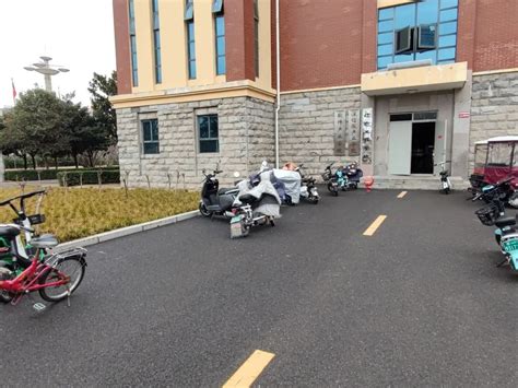 我为同学做件事 与青穗同行营造美丽校园 郑州工业应用技术学院 信息工程学院