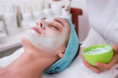 Reasons Why Should You Get Facials On A Regular Basis Healthy