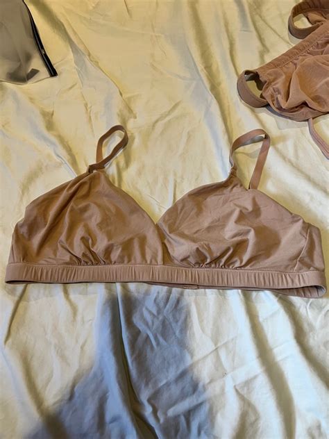 Skims Triangle Bra On Carousell