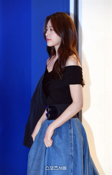 포토 설현 사뿐사뿐