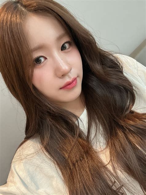 Wooah Community Post 빠른 퇴근 준비 후 셀카 남기기 ️🧡 Wooyeon
