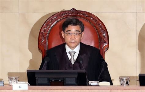 ‘재판 거래 의혹 권순일 전 대법관 논란 끝에 변호사 등록 승인 받아 세계일보