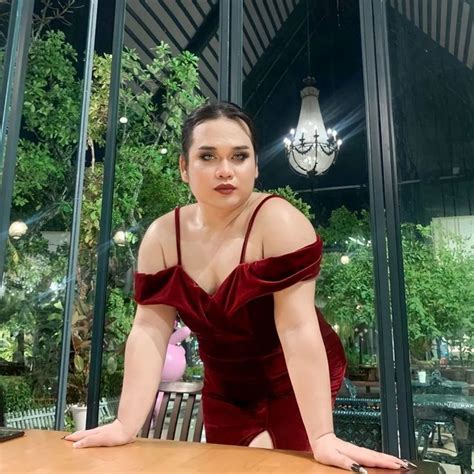 เจ เจ Jayjay Zindy • Threads Say More