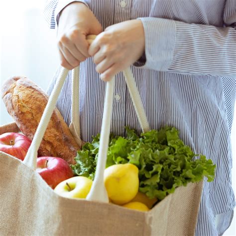 食費の少ない人が「買わない食品」【5人家族・月の食費2万円台の達人に学ぶ】