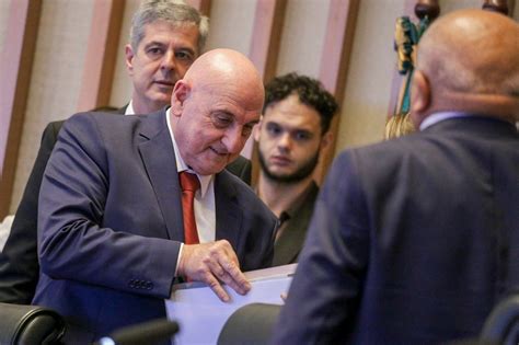 Erros Da Pm Manifestantes No Planalto E Mais A íntegra Da Defesa De G