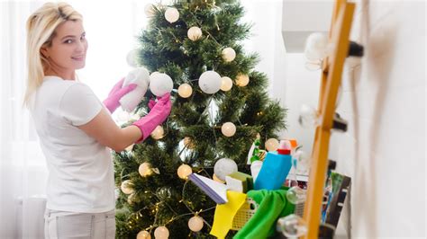Heres The Best Way To Store Your Artificial Christmas Tree