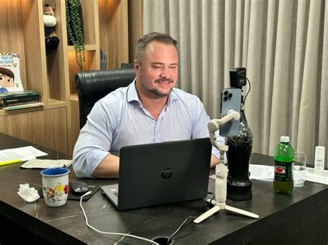 Deputado Alisson E Influencer Yuri Maia Debatem PolÍticas PÚblicas
