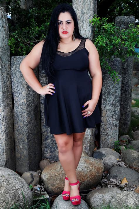 Pin By Nanda Assis On Plus Size Models Plus Size Models Size Model