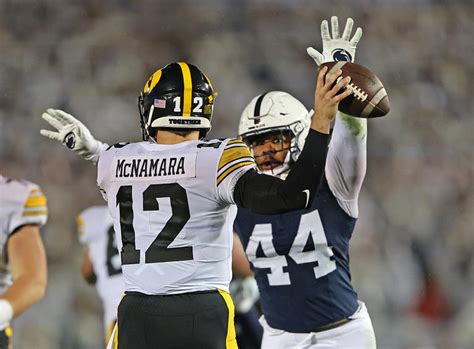 Penn State Football Chop Robinson Drafted No 21 Overall By Miami Dolphins