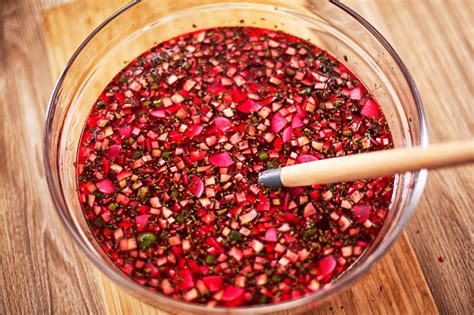 전통적인 러시아 식 차가운 비트 뿌리 수프를 만들기 비트 건강한 식생활에 대한 스톡 사진 및 기타 이미지 건강한 식생활 계절 끓는 물에 삶기 Istock