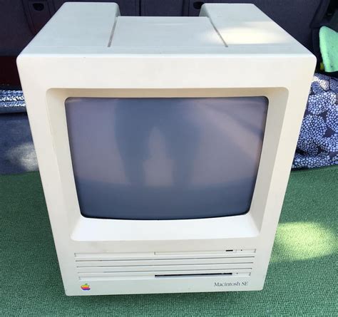 Compra un viejo Macintosh SE y con él una de las primeras app porno