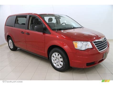 2008 Inferno Red Crystal Pearlcoat Chrysler Town Country LX