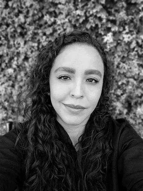 ROXANA HERNÁNDEZ Threaded wings The Art of Letters