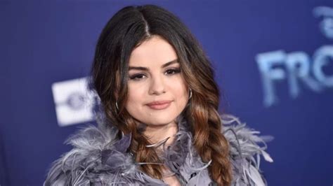 Selena Gomez Teases New Track Single Soon With Mysterious Phone Number Music News India Tv