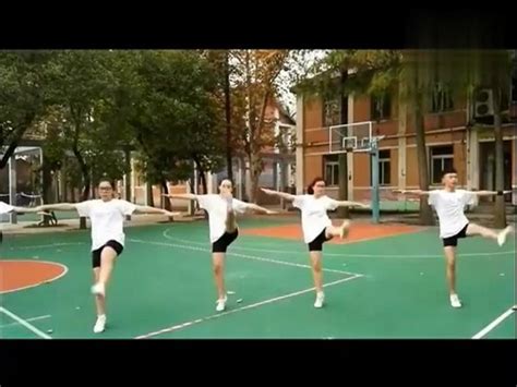 健美操屈体分腿跳 体育 健美健身 好看视频