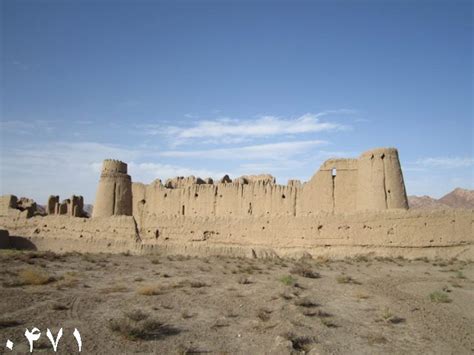 ایران باستان Ancient Persia شکل بالا لباسی است که کشیشان در مراسم جشن