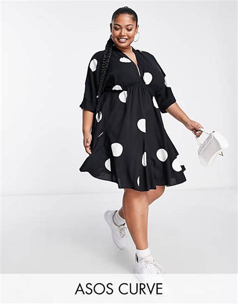 Asos Design Curve Kurzes Godet Skaterkleid Mit V Ausschnitt Auf