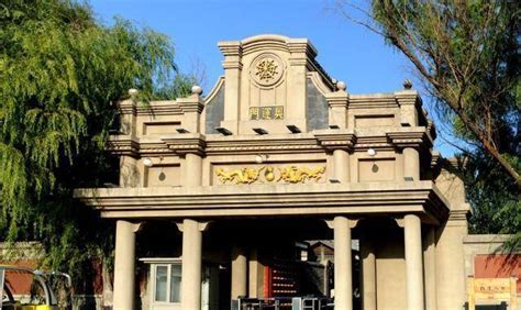 溥仪的伪满皇宫富丽堂皇奢华无比图9是婉容卧室里双人合欢床 勤民楼 日本 缉熙楼
