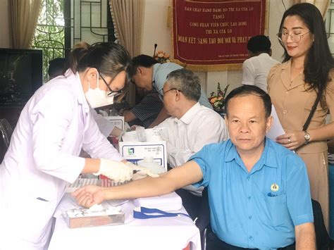 LĐLĐ thị xã Cửa Lò khám sức khỏe miễn phí cho người lao động