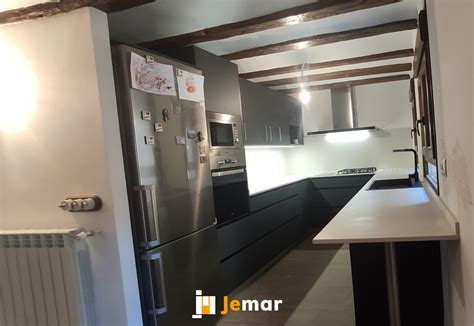 Cocina En Grafito Oscuro Con Bancada Blanca Mobiliarios Jemar