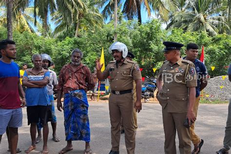 அளம்பில் மாவீரர் துயிலும் இல்லத்தில் காவல்துறையினர் அடாவடி படங்கள்