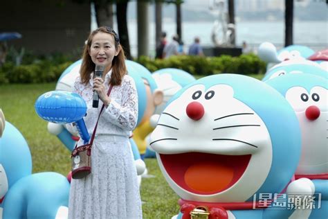 多圖｜60隻多啦a夢今早中山公園快閃展出 無人機如期星光大道上演 星島日報