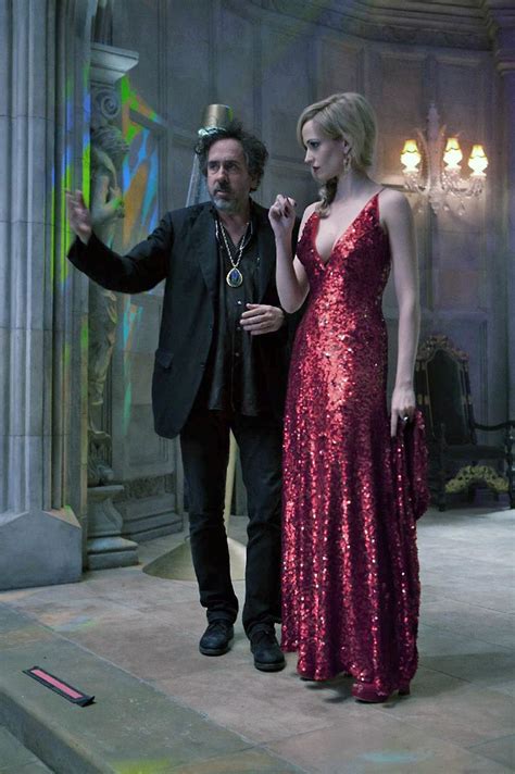 「魅惑女神」伊娃葛林脫衣登封面！回顧好萊塢之路 真人版《小飛象》令人期待！ Juksy 街星