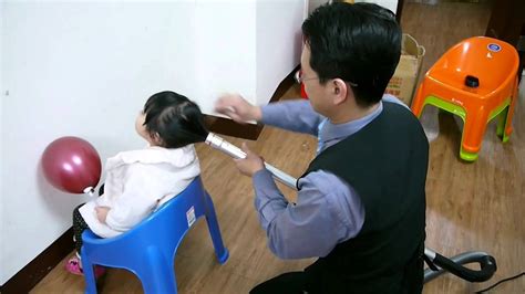 把拔幫女兒綁頭髮 Youtube