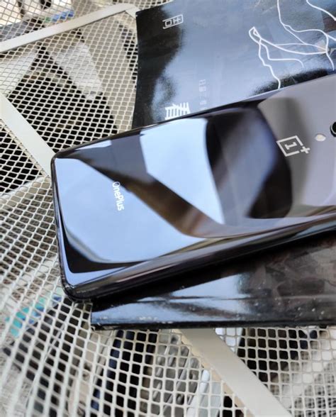 用了惯了一加7pro，现在看什么手机都那么劣质 搜狐大视野 搜狐新闻