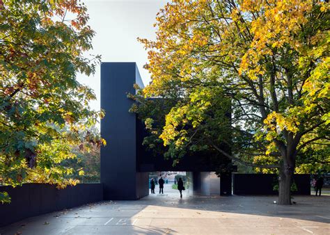 Universal Design Studio Creates Venue For Frieze Art Fair