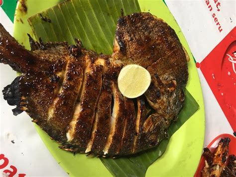 PONDOK LESEHAN IKAN BAKAR BM Anyer Restaurant Reviews Photos
