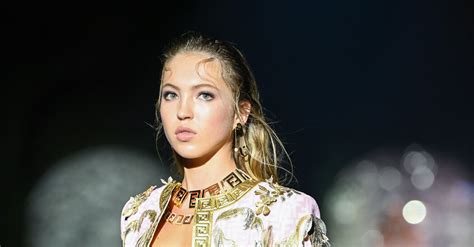 How Lila Moss Hack Brought Diabetes To The Runway The New York Times