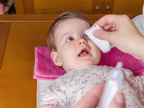 Cómo limpiar los ojos de los niños Mi Amigo Pediatra