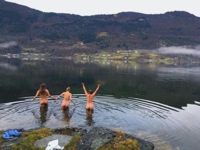 Fuckyeahskinnydipping Tumblr Tumbex