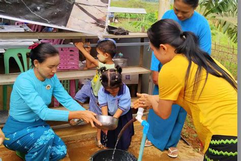 မိုင်းယုမြို့၌ ရင်သွေးရတနာမူကြိုကလေးငယ်များအား ဟာရဒါနတိုက်ကျွေးခြင်းန