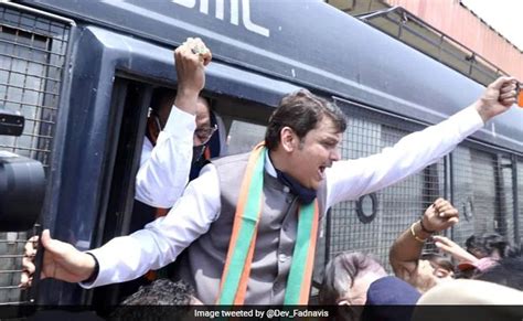 देवेंद्र फडणवीसांनी ओबीसी समाजाचे नेतृत्व करावे छगन भुजबळ Marathi