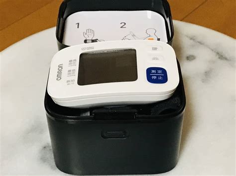 Yahoo オークション Omron オムロン デジタル 手首式 自動血圧計 He