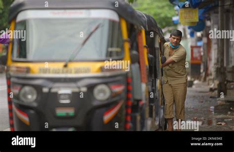 Mumbai Auto Rickshaw Stock Videos And Footage Hd And 4k Video Clips Alamy