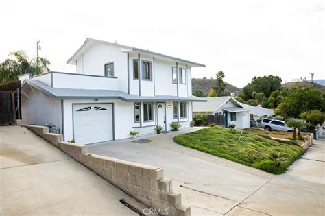 302 S Spring St Lake Elsinore Ca 92530 ®