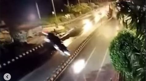 Kronologi Mobil BMW Terbang di Tol Gresik yang Belum Tersambung