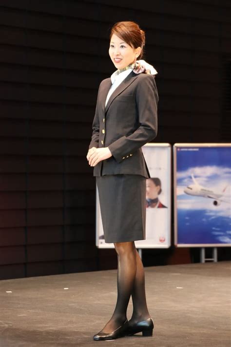 Jal 客室乗務員（昔スチュワーデス）歴代制服ファッションショー。 【2024】 客室乗務員 ファッション