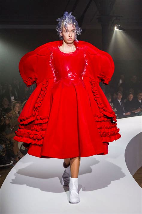 Rei Kawakubo Explored The Theme Of Invisible Clothing At Comme Des Garçons Fashionista