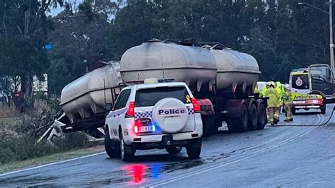 Three Fighting For Life In Qld After Horror 18 Wheeler Crash D