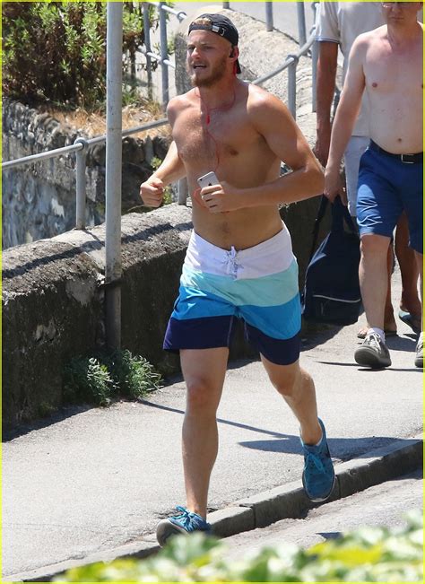 Alexander Ludwig Bares His Hot Body In Italy Photo 995173 Photo