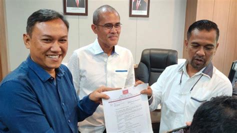 BREAKING NEWS Mualem Ganti Dahlan Dari Ketua DPRA Tunjuk Pon Yahya