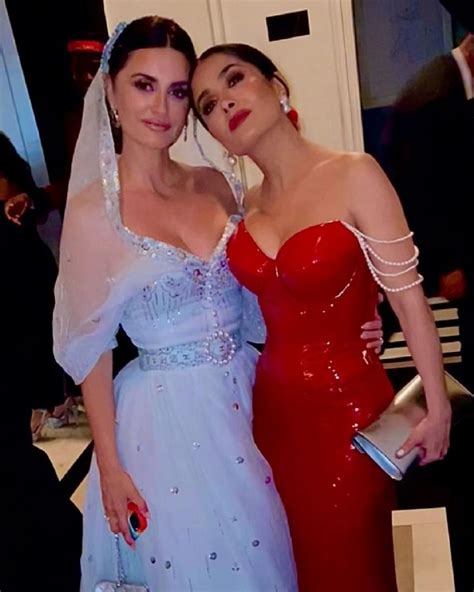Salma Hayek Y Penélope Cruz Conquistan Las Redes Con Un Particular