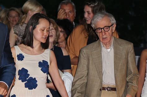 Mia And Ronan Farrow Slam Woody Allen Golden Globes Tribute On Twitter