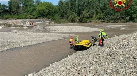 Scomparso Nel Fiume Secchia Dopo Un Tuffo Per Gioco 18enne Ritrovato